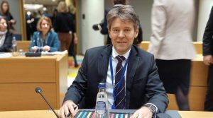 Concertations politiques entre Magramane et Estok : la Slovaquie veut ...